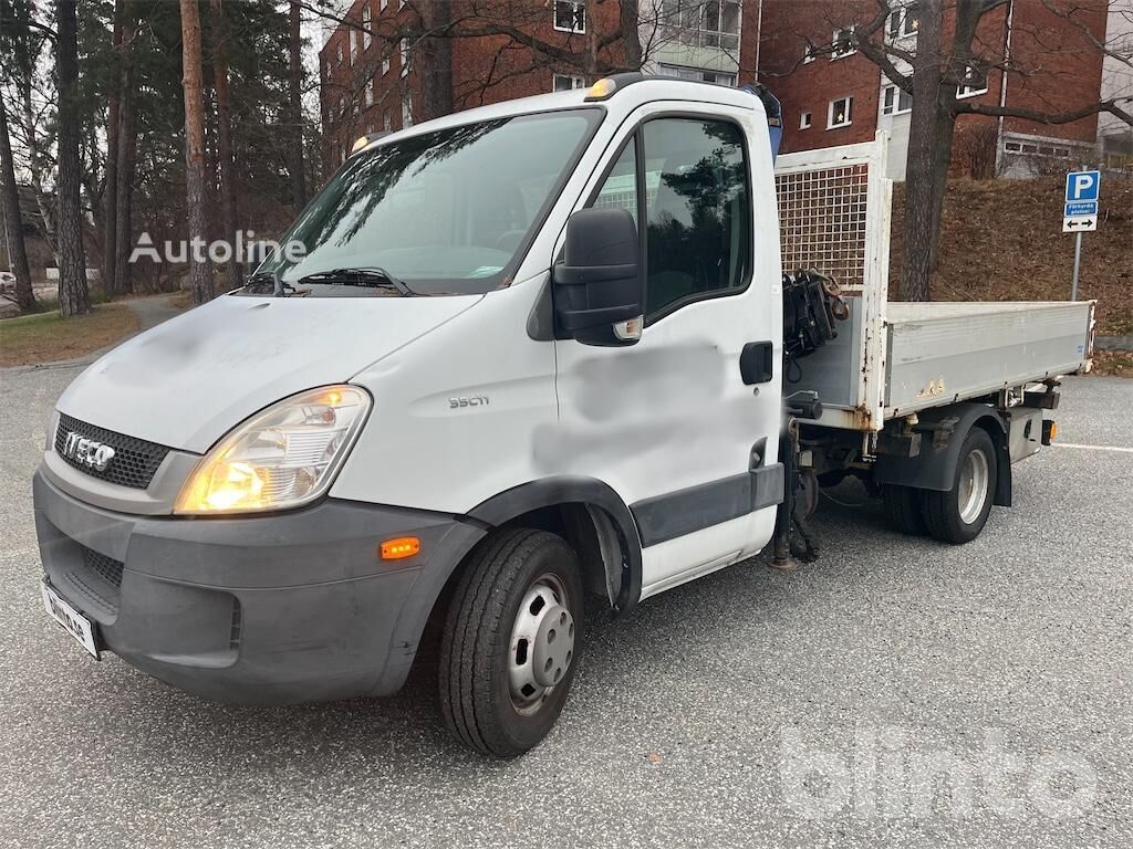 Prodaje se IVECO Daily 35 kamion s ravnom platformom < 3.5t na aukciji