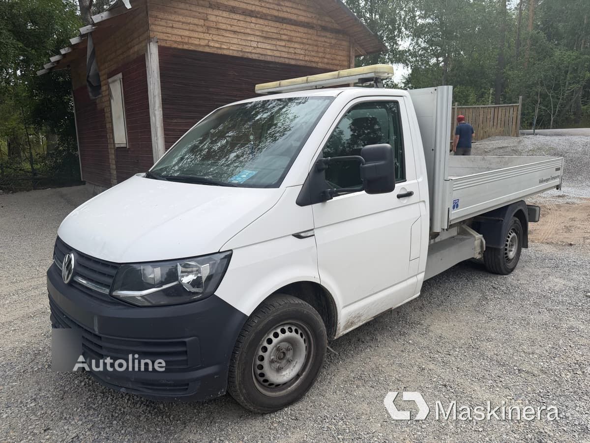 Prodaje se Volkswagen Transporter kamion s ravnom platformom < 3.5t na aukciji