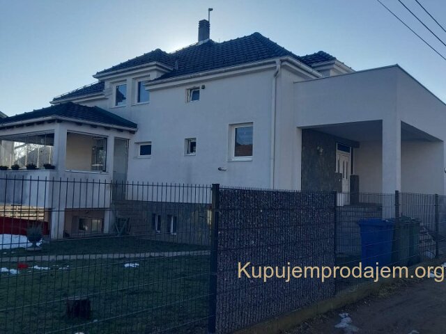 Prodajem kucu u najlepsem delu  Surcina