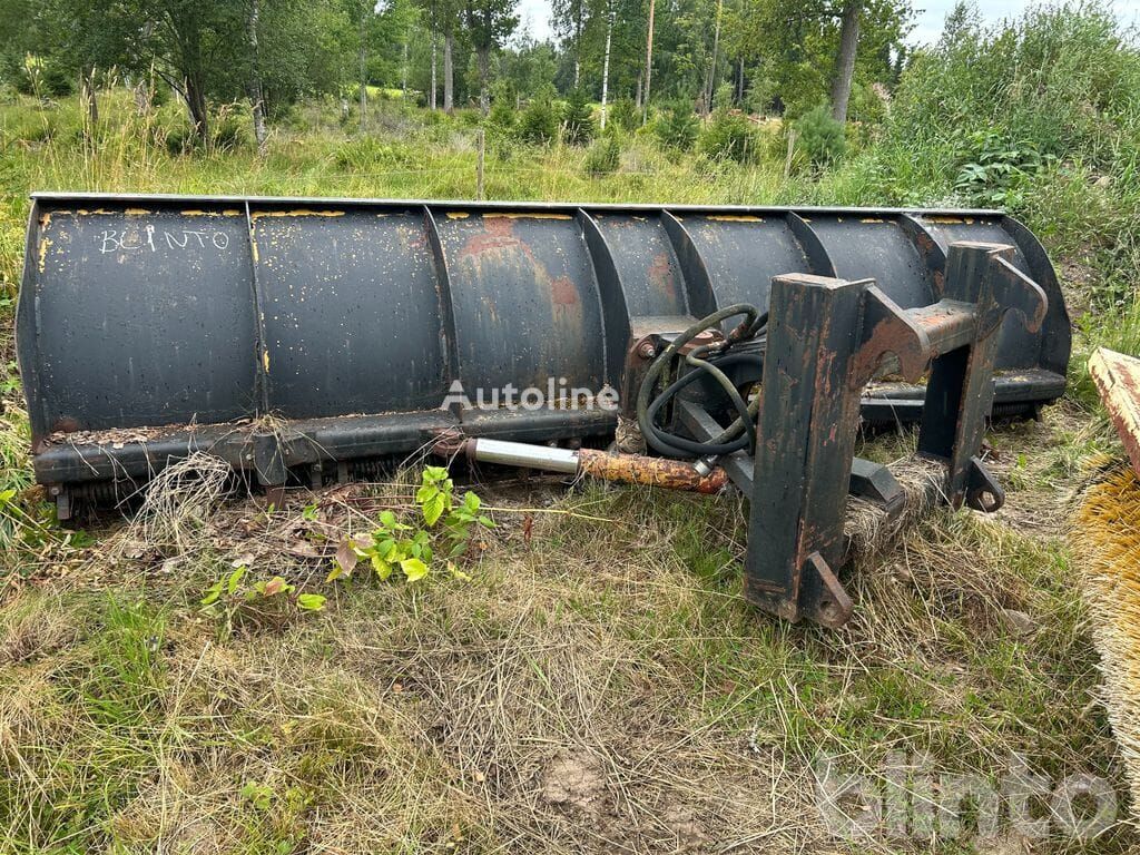 Prodaje se Omärkt Hydrauliskt raonik za sneg na aukciji
