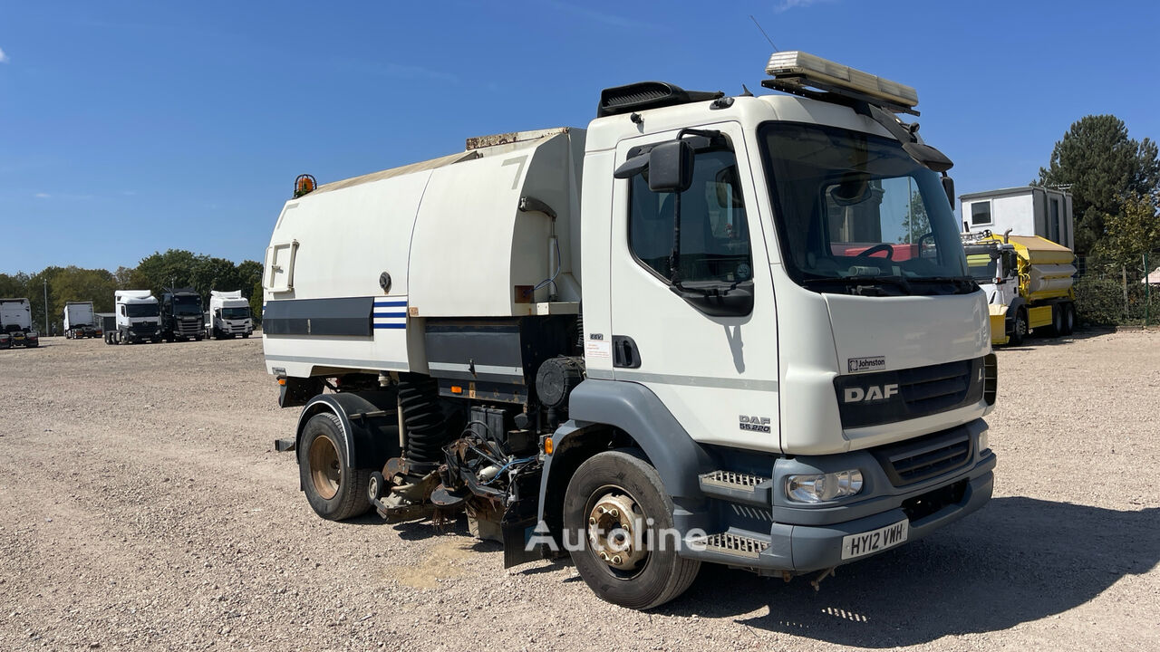 Prodaje se DAF LF 55.220 vozilo za čišćenje ulica na aukciji