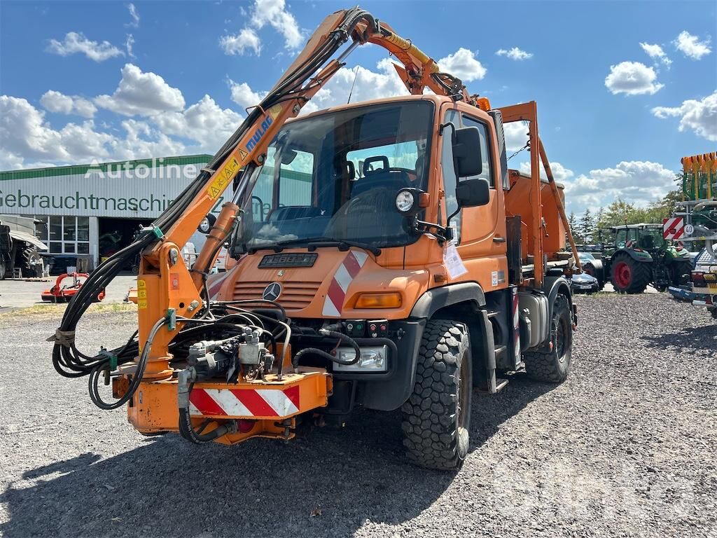 Prodaje se Mercedes-Benz U300 rasipač peska na aukciji