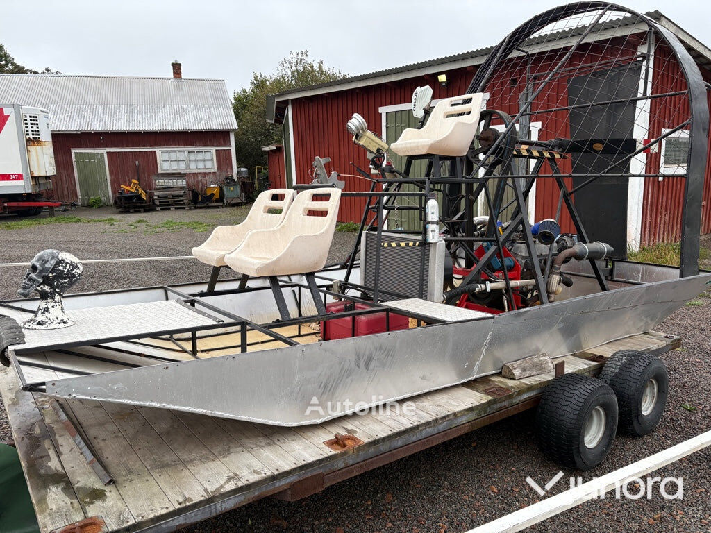 Prodaje se Airboat čamac na aukciji