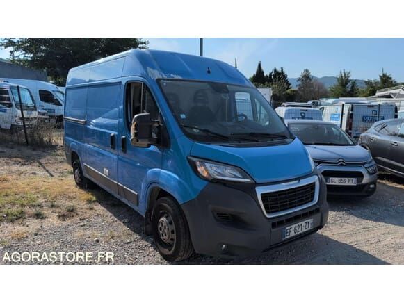 Prodaje se Peugeot BOXER minibus furgon na aukciji