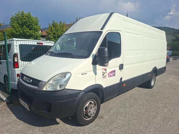 Prodaje se IVECO IVECO DAILY 3.0 16V minibus furgon na aukciji