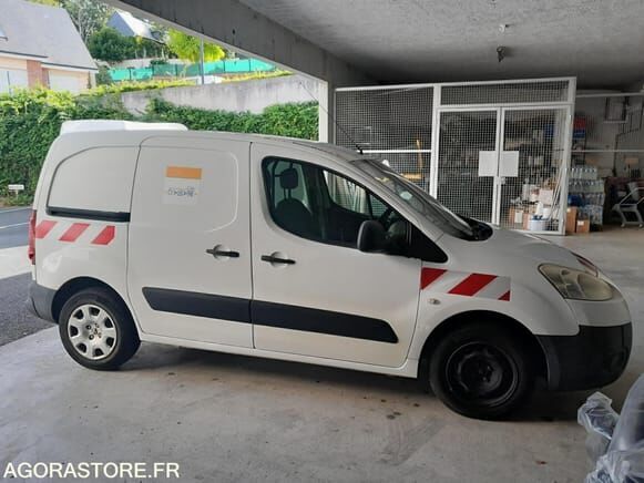 Prodaje se Peugeot PARTNER laki furgon na aukciji