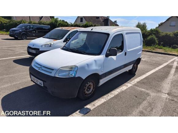 Prodaje se Citroen BERLINGO laki furgon na aukciji