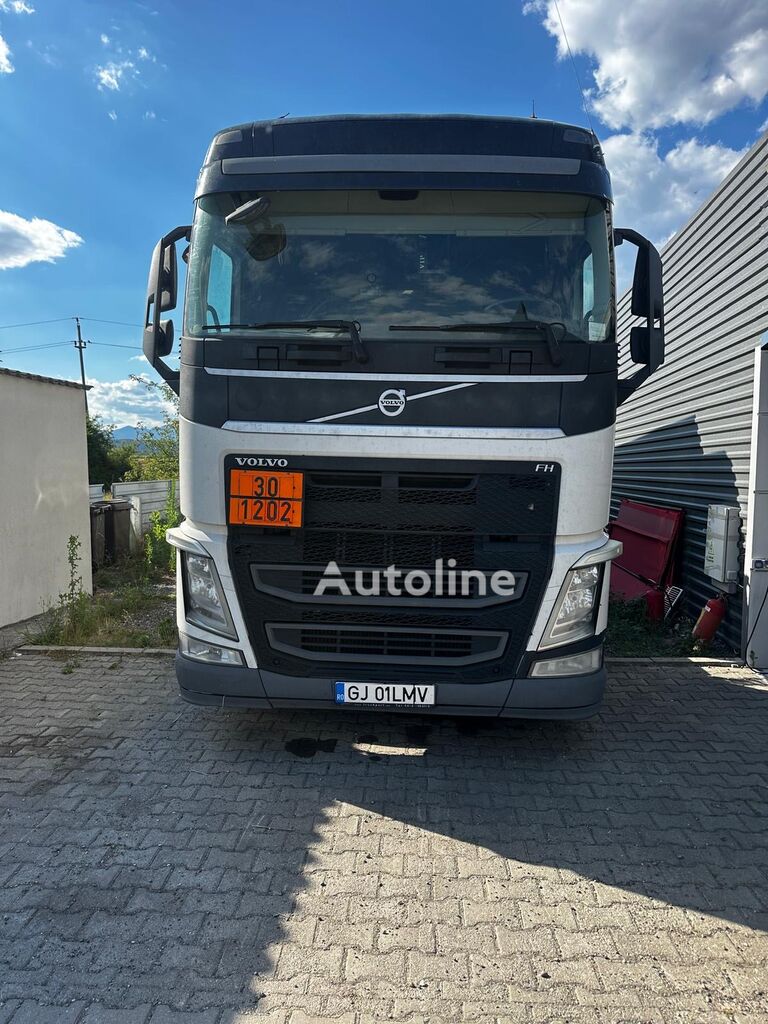 Volvo FH tegljač + cisterna za goriva i maziva