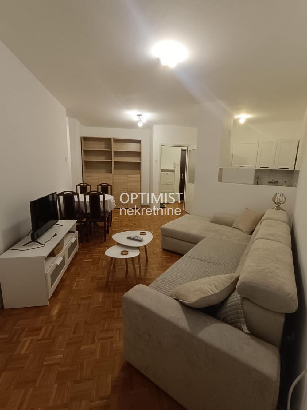 Prvo izdavanje, za studente ID#3599
400 €