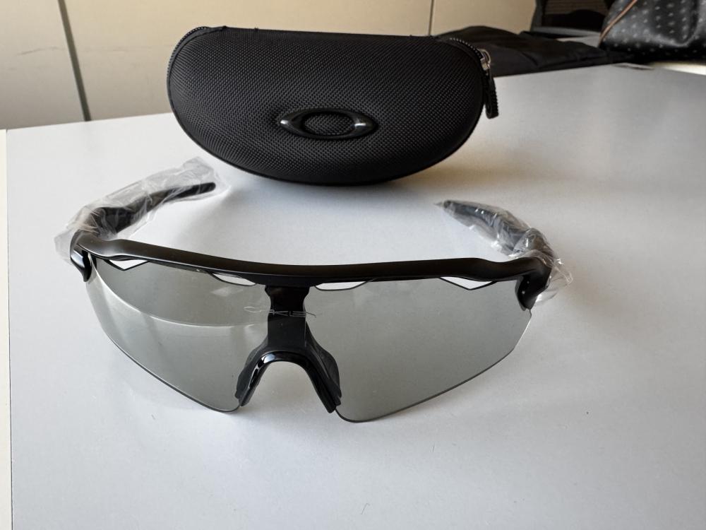 NAOČARE OAKLEY RADAR EV PATH steel-clear to black