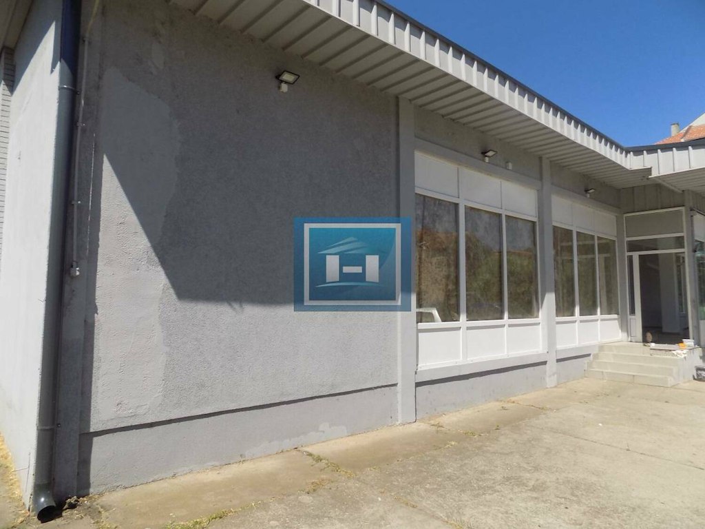 Poslovni prostor / Lokal, Paraćin | Izdavanje · 322m² · 1.400€