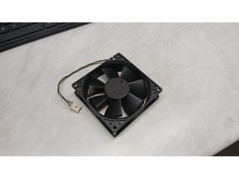 ventilator 9cm ispravan