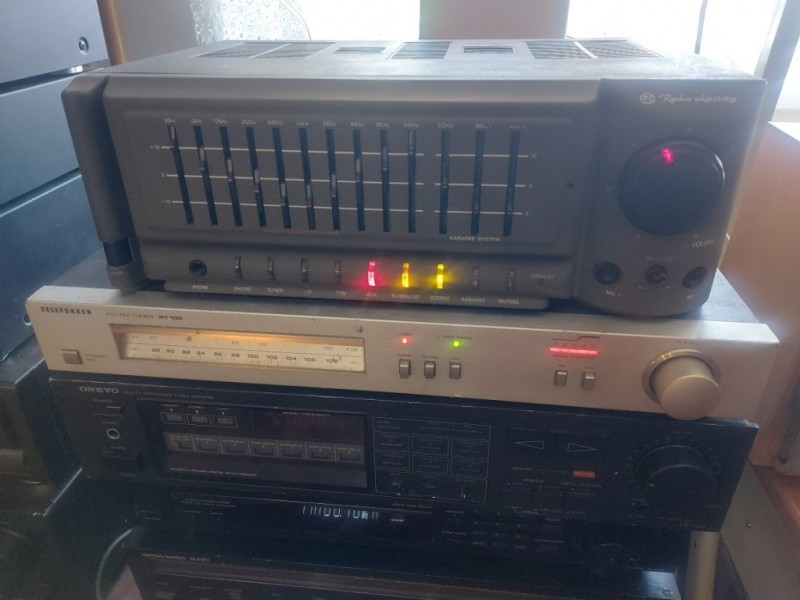 Radio akustika-pojačalo i ekvilajzer