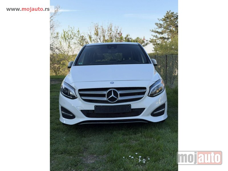 Mercedes B 200