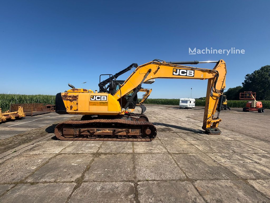 JCB JS210 LC bager guseničar