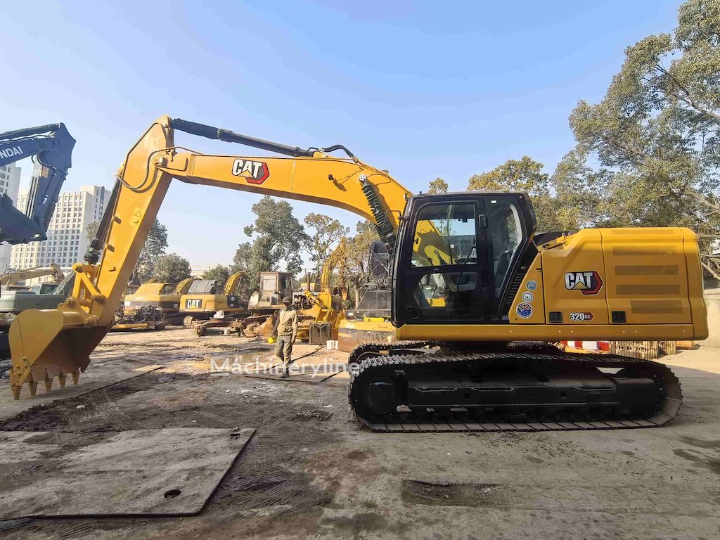 Caterpillar 320GC bager guseničar