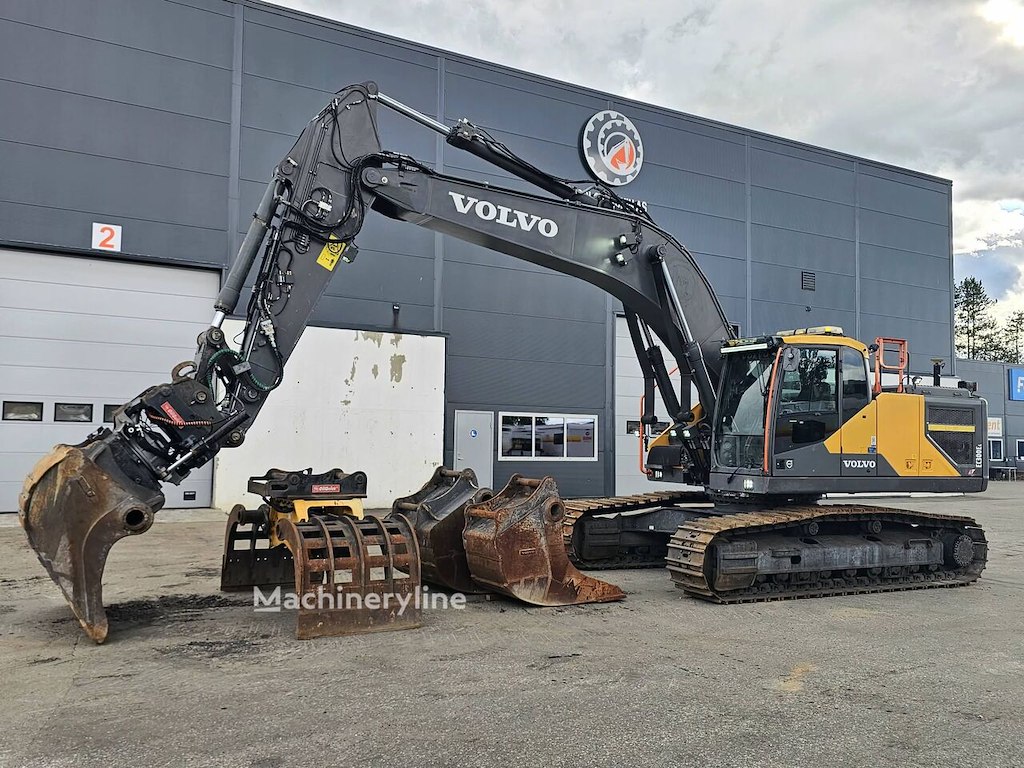Volvo EC300EL bager guseničar