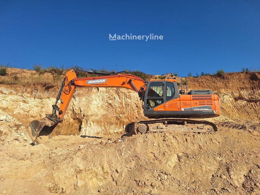 Doosan DX240NLC bager guseničar