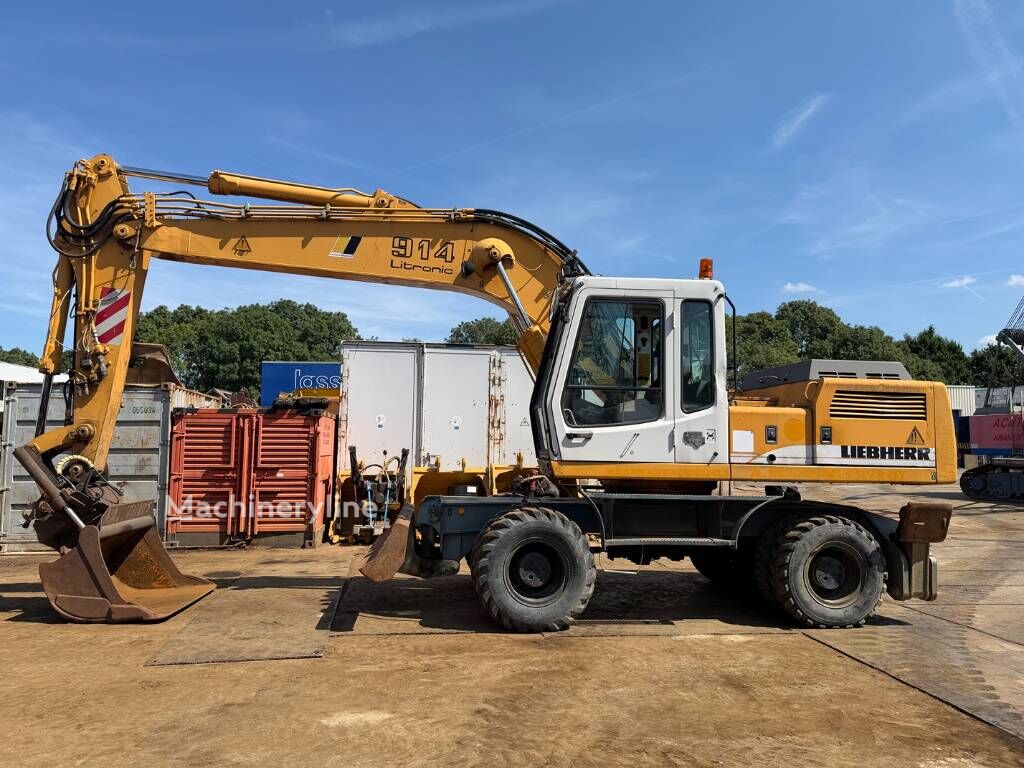 Liebherr A 914 bager točkaš