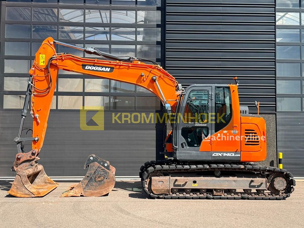 Doosan DX 140 LCR-5 bager guseničar