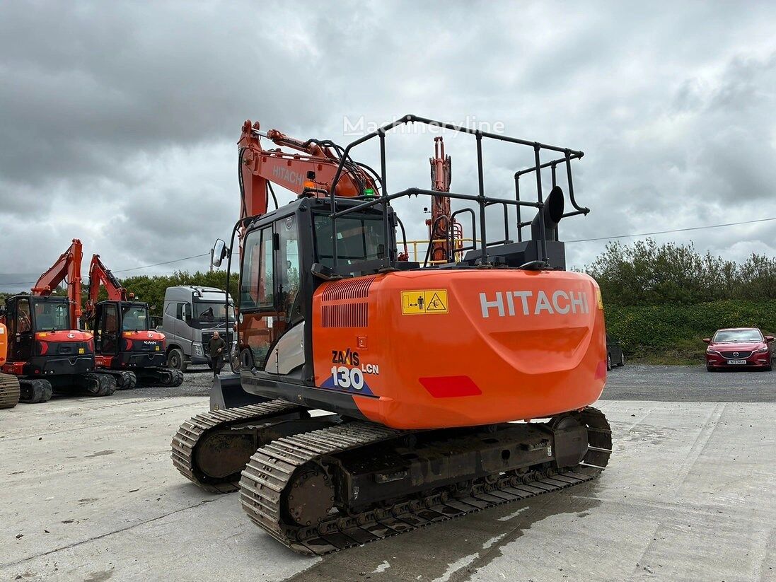 Hitachi ZX130-6 bager guseničar