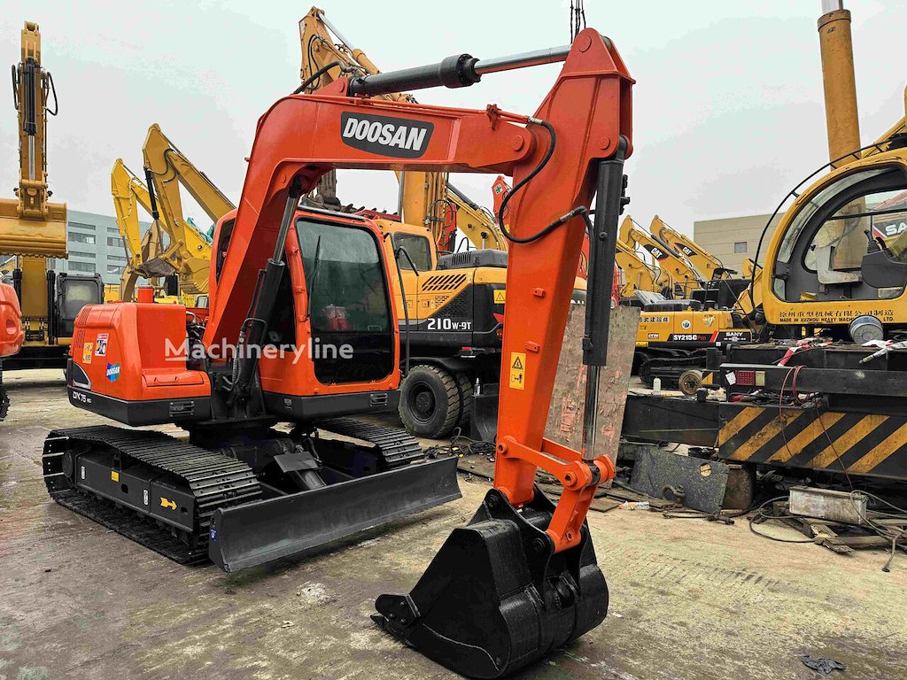 Doosan DX75 midi bager