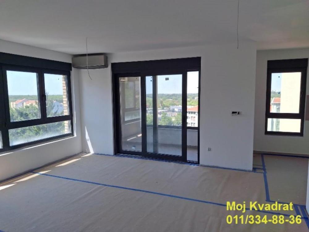 Trosoban stan na prodaju, 69m2, 243.000€