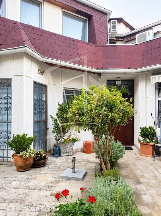 Avijatičarski trg, Šestosoban stan na prodaju, 86m2, 460.000€