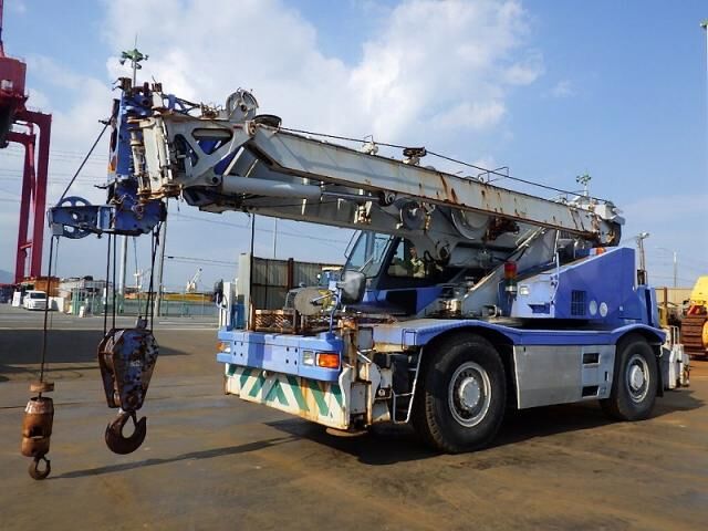 Komatsu LW250-5 dizalica za sve terene