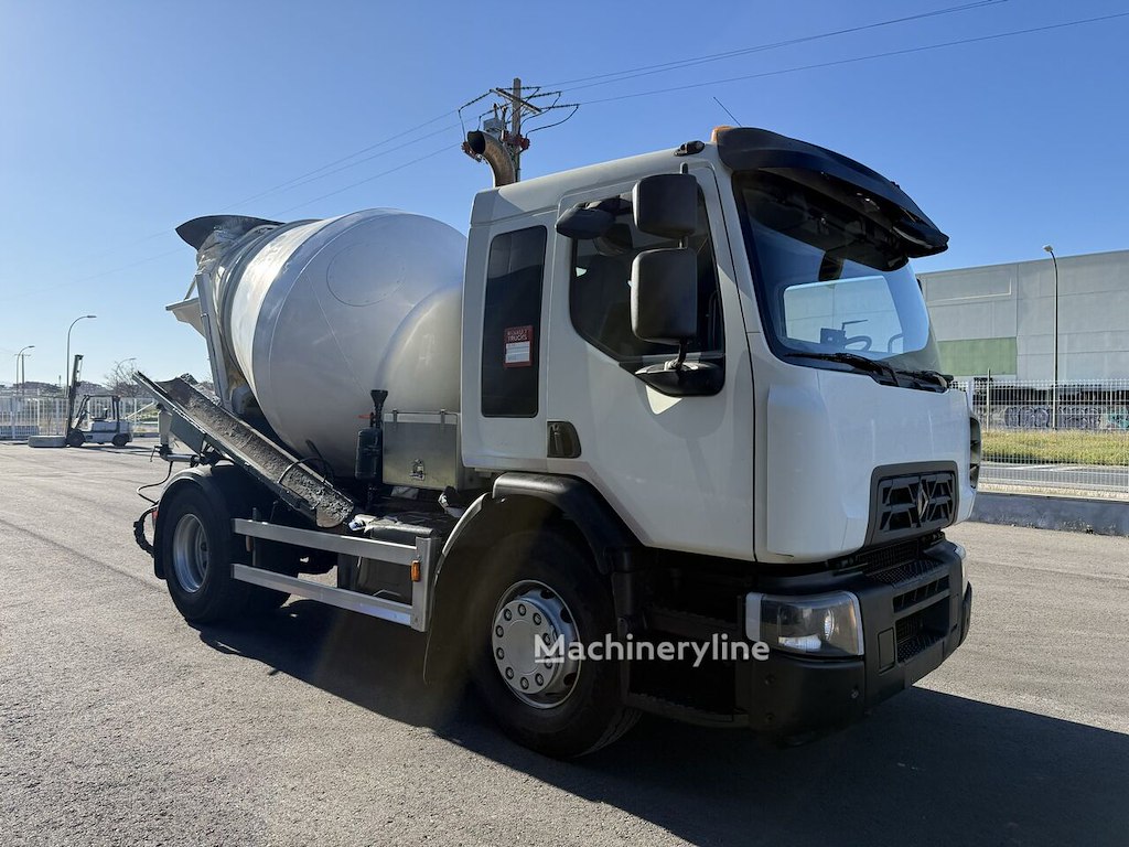 Renault D 18 kamion s mešalicom za beton