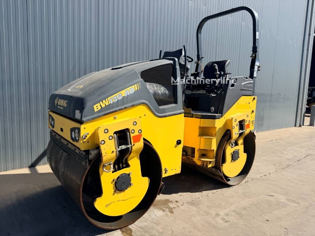 BOMAG BW138 AD-5 mali valjak