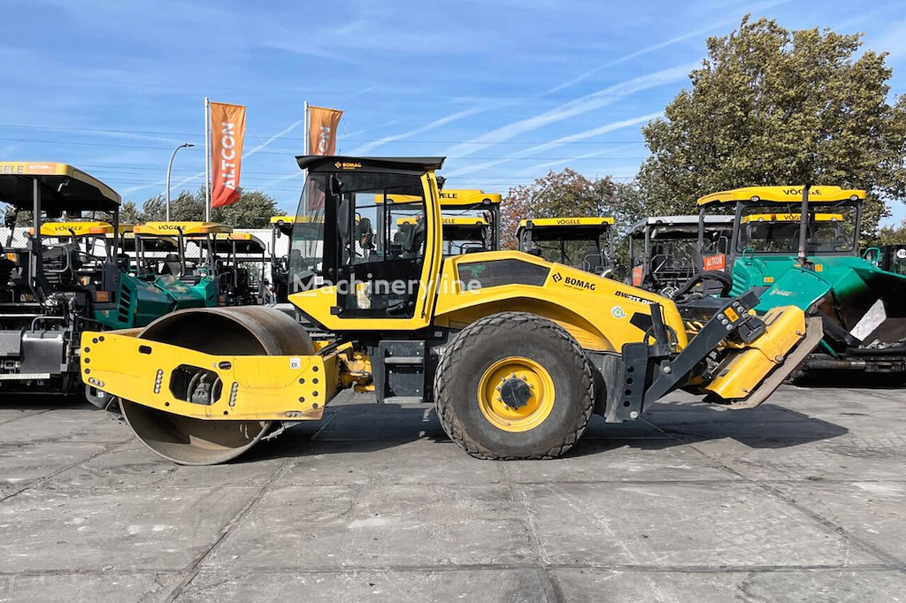 Novi BOMAG BW 213 D-5 kompaktor s jednim valjkom