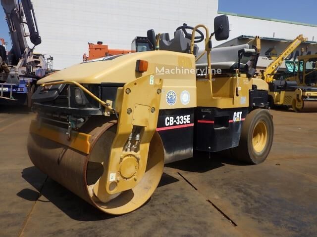 Caterpillar CB-335E kombinovani valjak