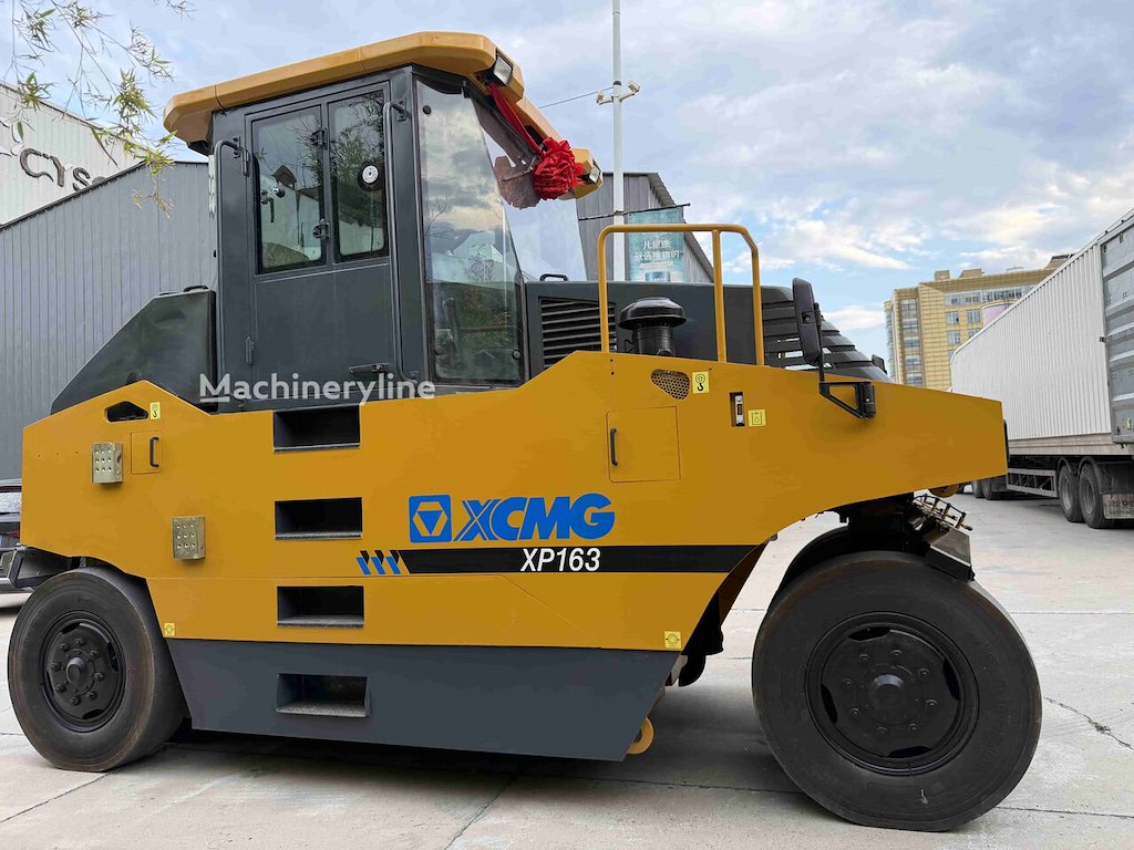 XCMG XP163 pneumatski valjak