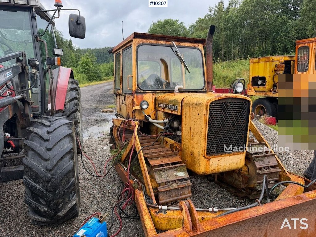 John Deere 450 Bulldoser buldožer