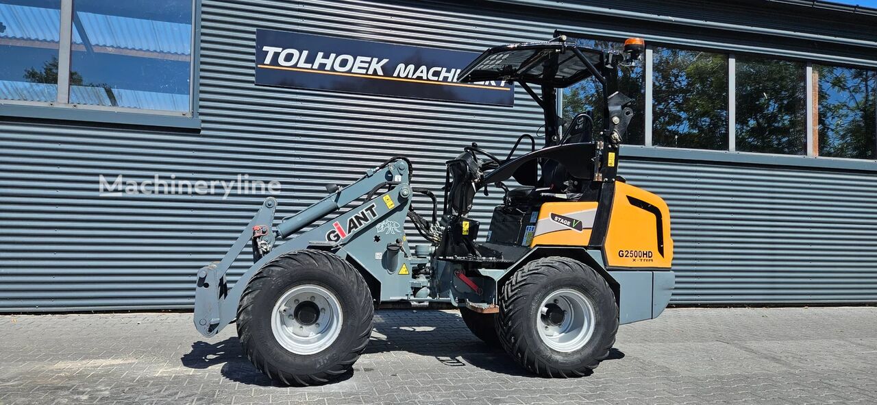 Giant G2500 X-TRA HD multifunkcionalni utovarivač