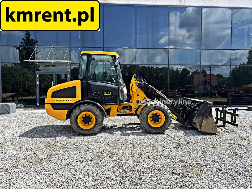 JCB 406 multifunkcionalni utovarivač