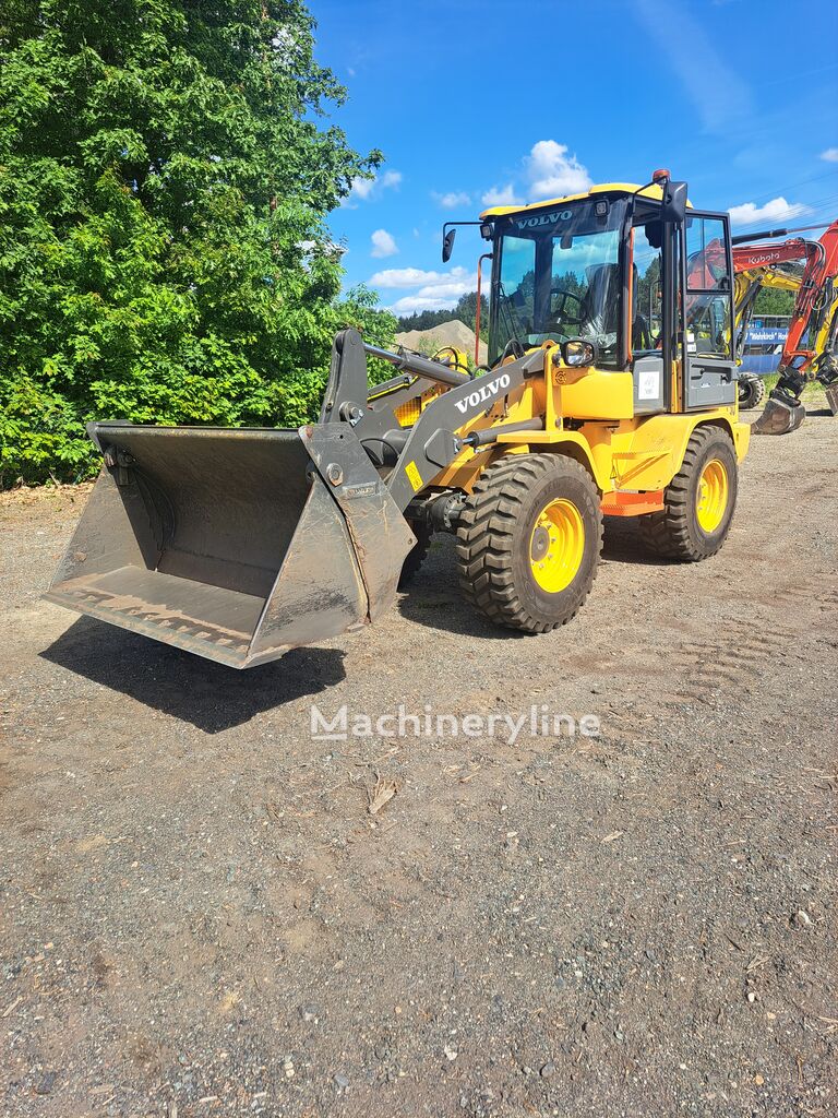 Volvo L30 prednji utovarivač