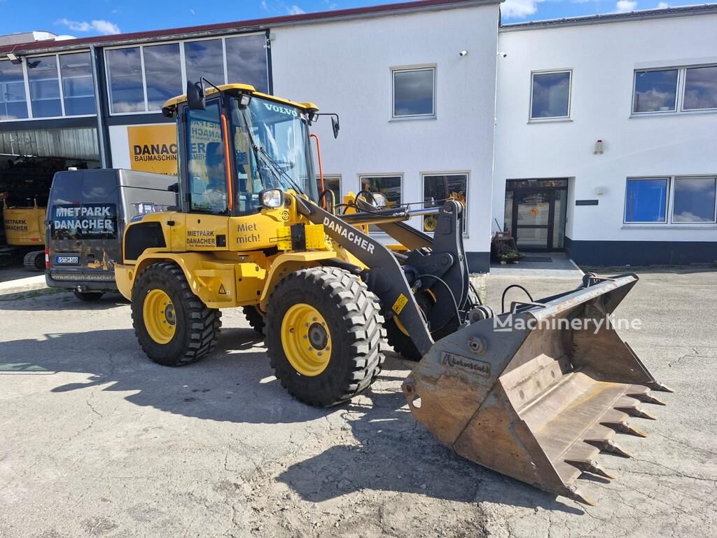 Volvo L30H prednji utovarivač