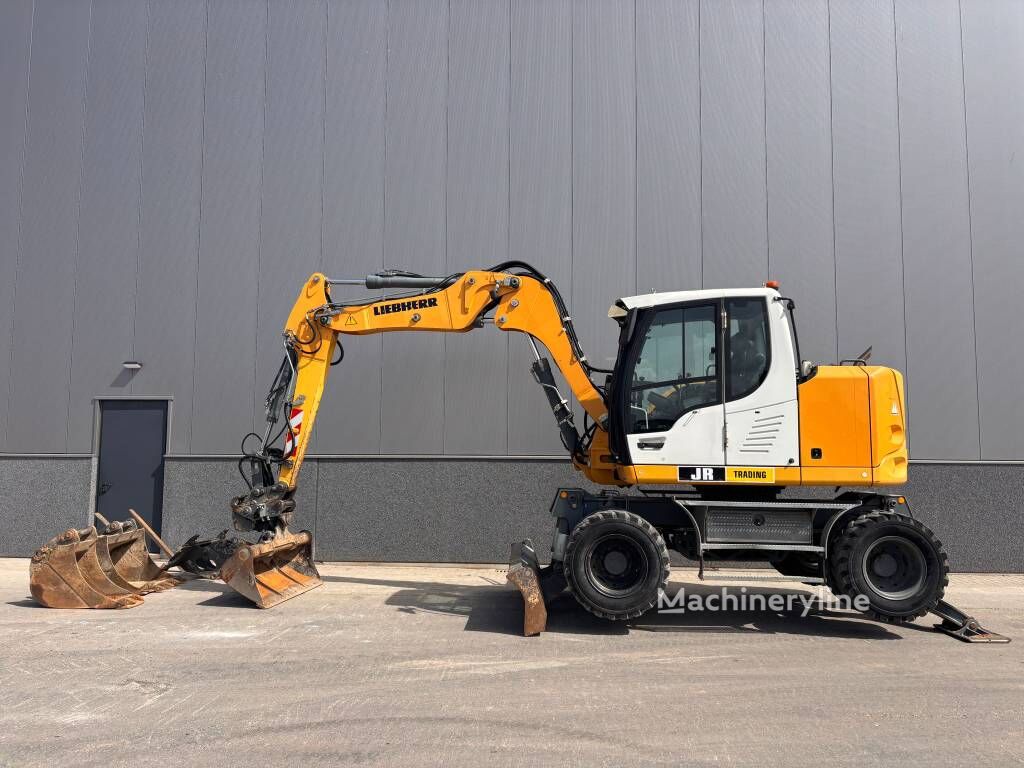 Liebherr A 912 Compact (3 Buckets + Forks) bager točkaš