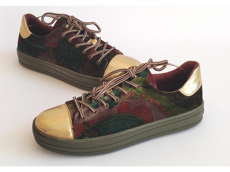 DESIGUAL original plišane patike sa platformom br 39