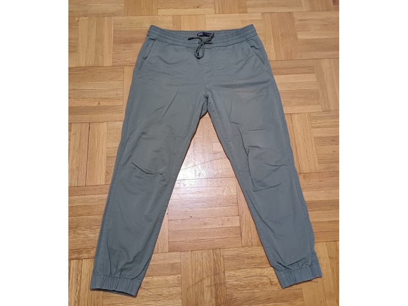 ZARA sportske pantalone veličina L