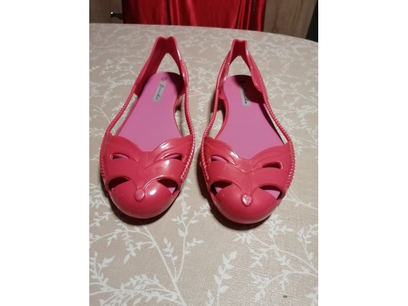 CRVENE PLASTIČNE BALETANKE 39