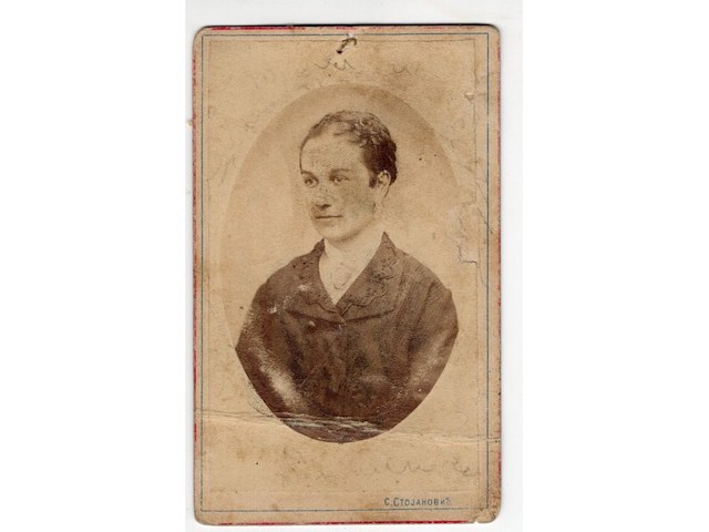 Cdv S.Stojanović, Kragujevac. Devojka u studiju