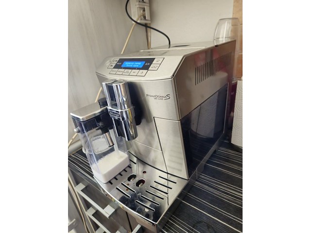 KAFE APARAT DELONGHI