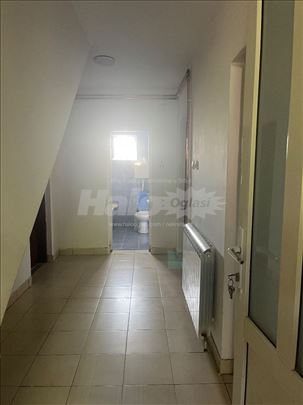 Izdajem stan 90m2