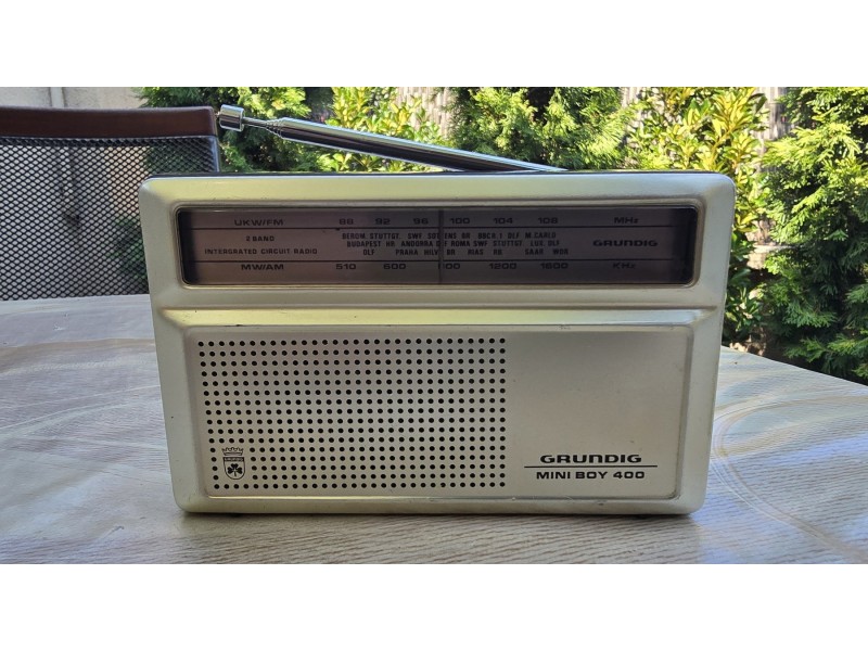 GRUNDIG Mini Boy 400 - radio tranzistor