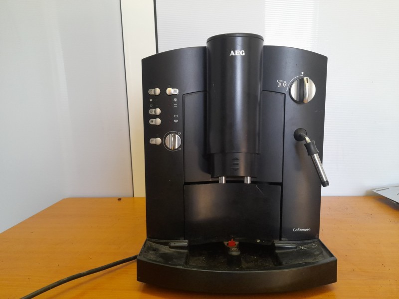 AEG CaFamosa aparat za kafu