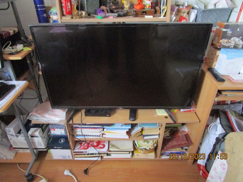 LG 43" Smart TV