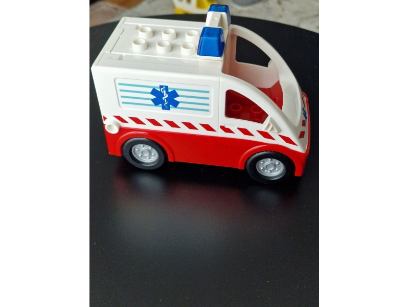 Lego duplo sanitet - kola hitne pomoći